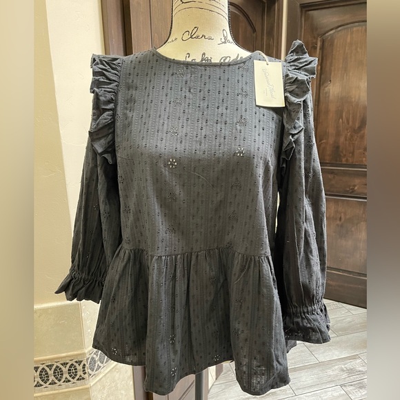 Universal Thread | Tops | Universal Thread Nwt Womens Crochet Top ...